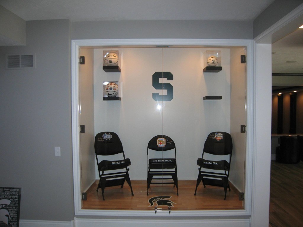 Frameless, locking, glass display doors. | Dave's Glass